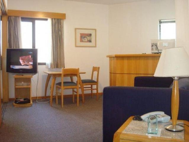 FLAT A VENDA NO JARDINS HAMPTON PARK