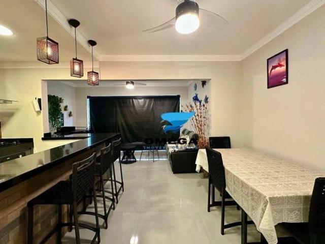 Flat à venda na Praia das Pitangueiras no Guarujá | Omega Imóveis