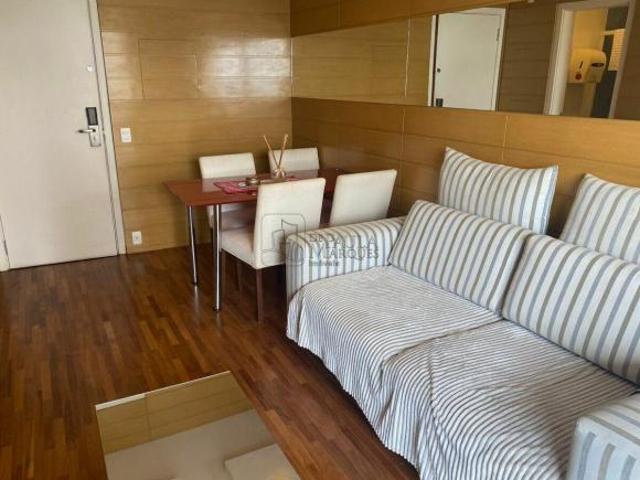 Flat Alto padrão Vila Nova Conceição Venda!