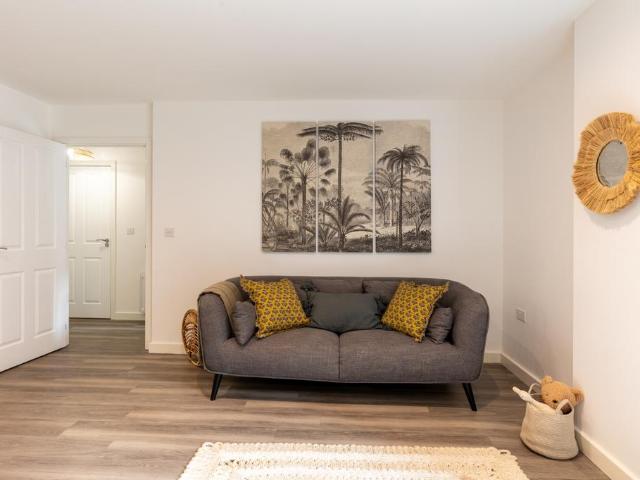 Flat B19, Sherborne Place. 1 bed flat to rent £1,150 pcm £265 pw