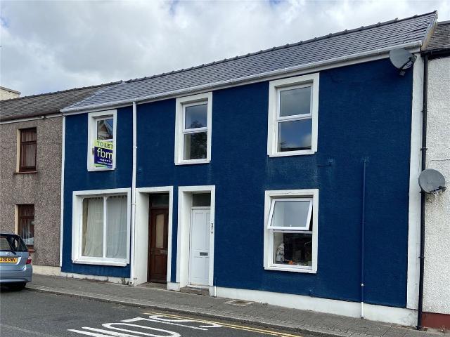 Flat B, 37 Queen Street, Pembroke Dock, Pembrokeshire SA72, 2 bed flat to rent, £725 pcm | PrimeLocation