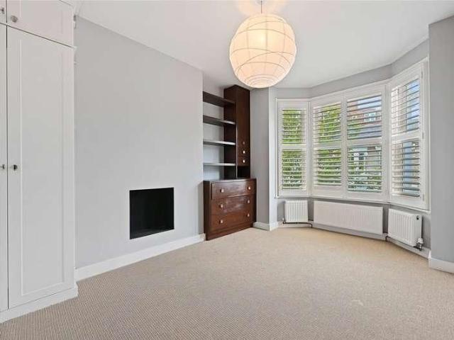 Flat B, Keith Grove, London, W12