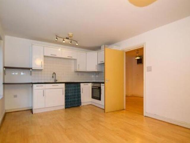 Flat,balloon Court, 3 Bedroom Flat