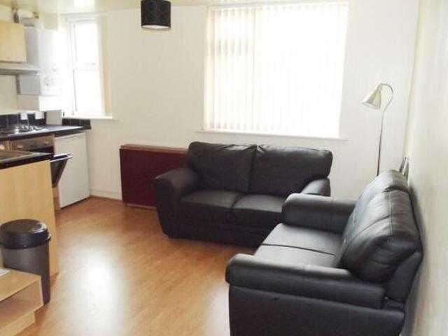 Flat, Birchfields Road, 1 Bedroom Flat