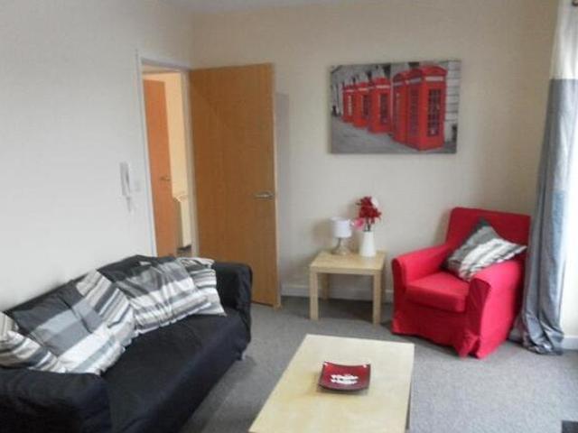 Flat, Bristol Road, 1 Bedroom Flat