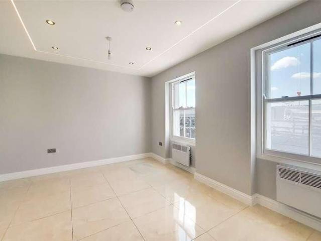 Flat C, Camden High Street, London, NW1