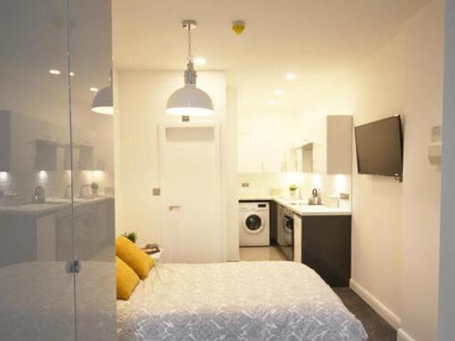 Flat C, Kelso Road, Studio Flat For