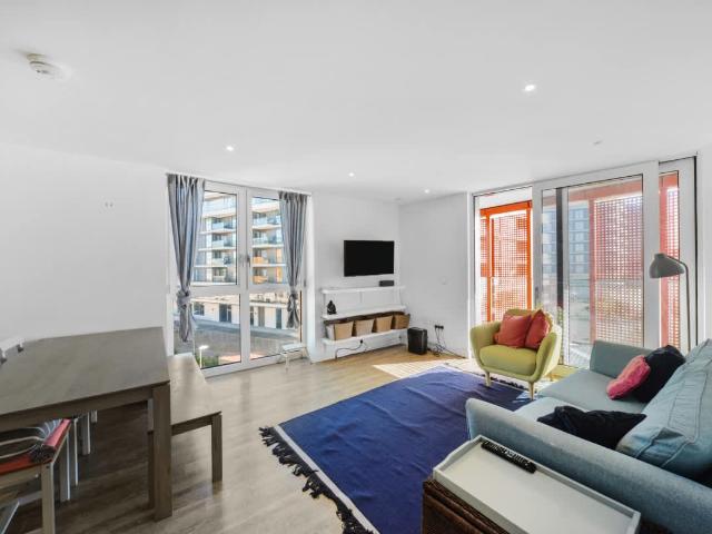 flat Cable Walk London SE10