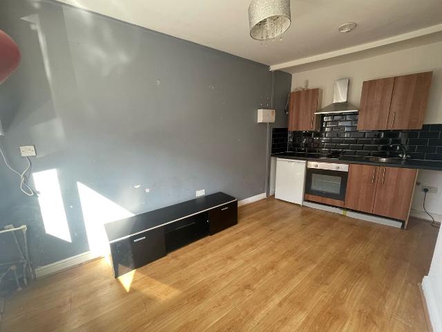Flat, Canal Road, Armley, Leeds LS12, 1 bed flat to rent, £625 pcm | PrimeLocation