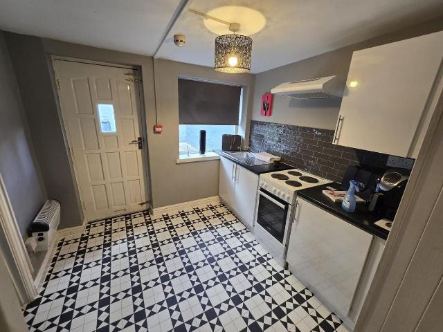 Flat, Chapel Street, Halton, Leeds LS15, 1 bed flat to rent, £795 pcm | PrimeLocation
