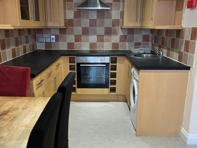 Flat, Chapel Street, Luton 1 bed apartment to rent £1,000 pcm £231 pw