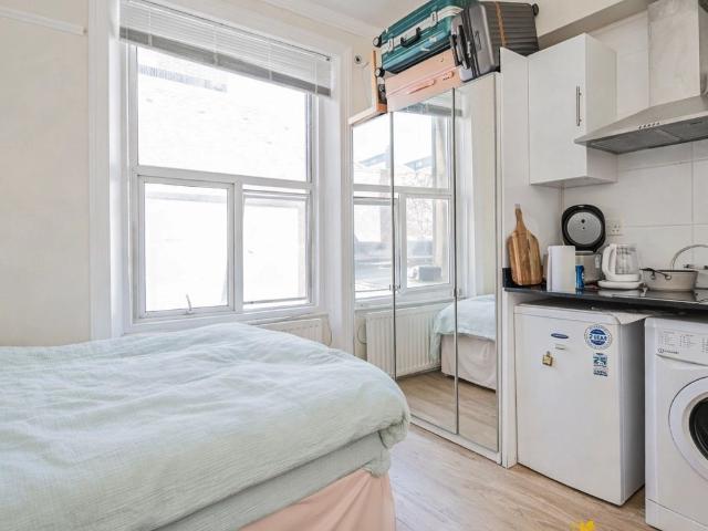 flat, cheniston gardens, london