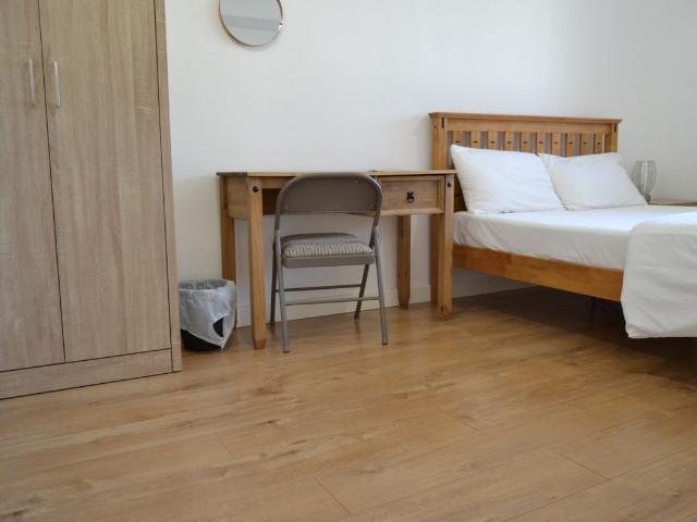 Flat, City View, Axon Place, Ilford, Greater London IG1, 2 bed flat to rent, £1,850 pcm | PrimeLocation