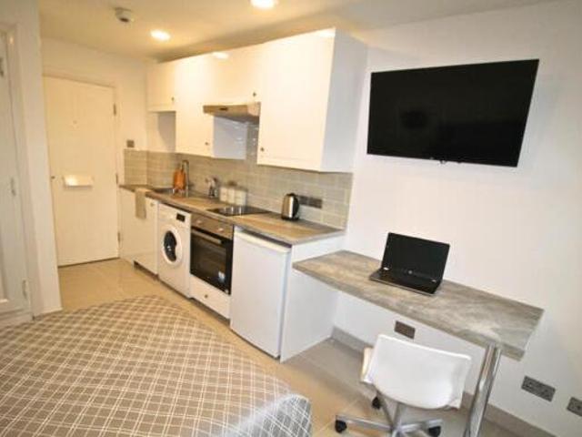 Flat, Clarendon Road, 1 Bedroom Flat