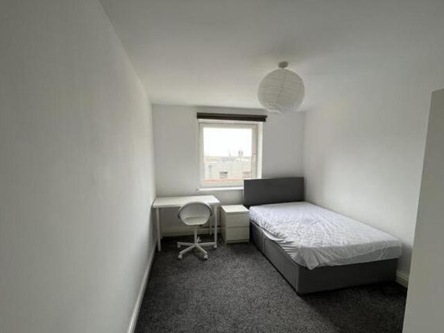 Flat, Clarendon Road, 2 Bedroom Flat