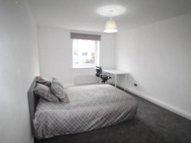 Flat, Clarendon Road, 2 Bedroom Flat