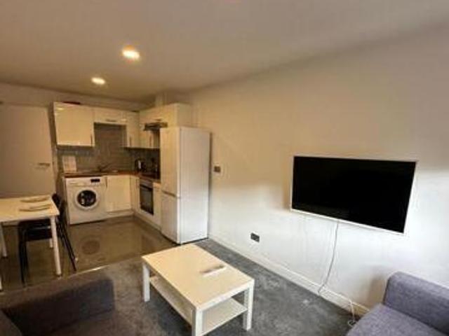 Flat, Clarendon Road, 2 Bedroom Flat
