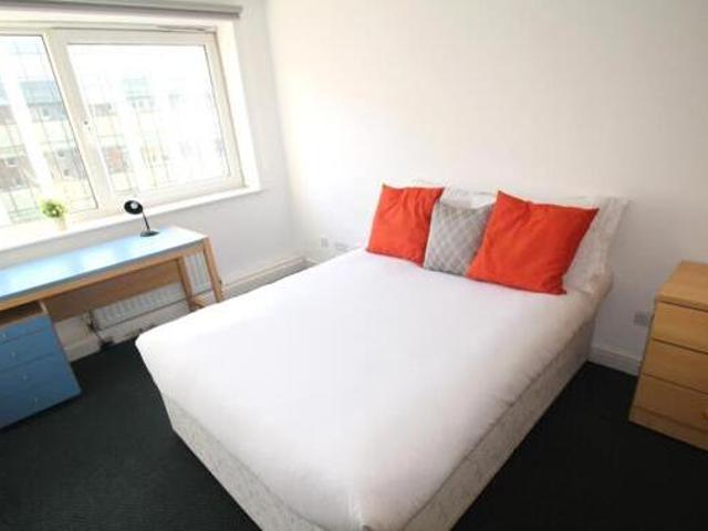 Flat, Clarendon Road, 2 Bedroom Flat