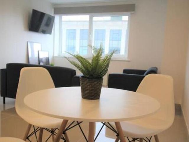 Flat, Clarendon Road, 4 Bedroom Flat