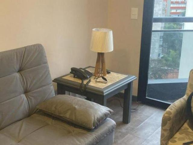 Flat com 48 M² com serviços, 01 Quadra da Av. Paulista e Metrô