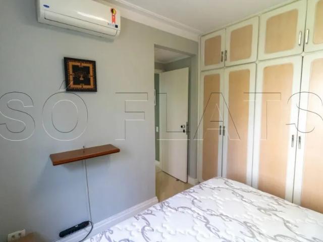 Flat com 02 dorms na Vila Nova Conceição, próximo a FMU e Av. Sto Amaro com serviços inclusos