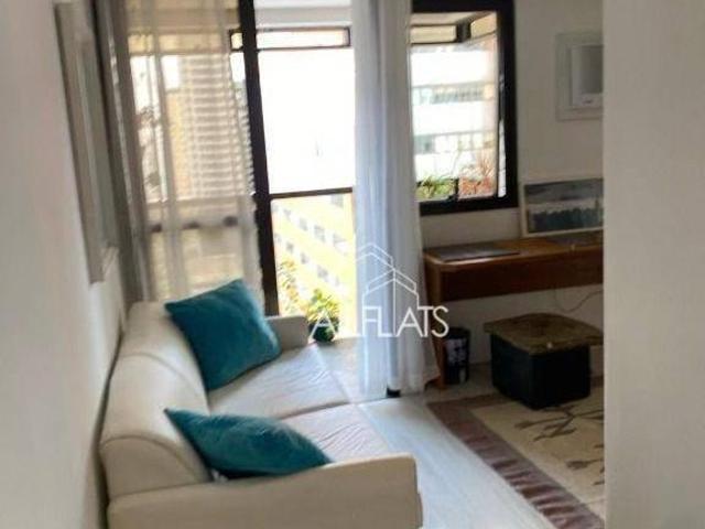 Flat com 1 quarto, 42 m² para venda ou aluguel a duas quadras do metrô Moema e próximo ao shopping I