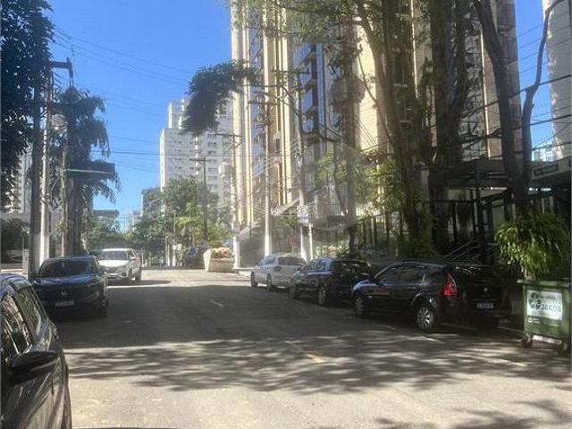 Flat com 1 quartos à venda em Moema SP