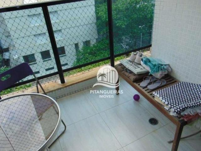 Flat com 3 dormitórios à venda, 112 m² por R$ 750.000,00 Pitangueiras Guarujá/SP