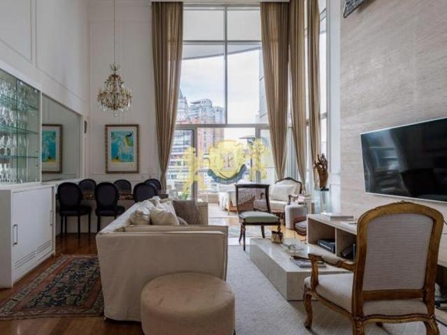 Flat com 3 quartos à venda, 157m² Vila Nova Conceição