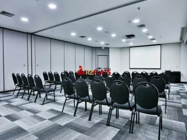 Flat com ótimo preço no bairro Cidade Monções. Confira!