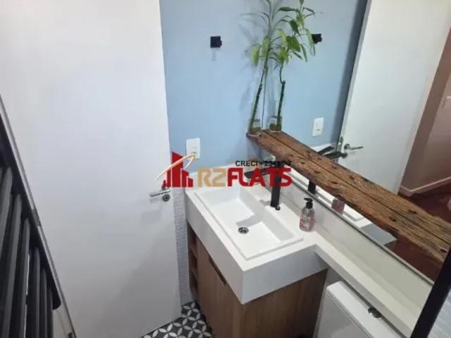 Flat com ótimo preço no bairro Pinheiros. Confira!