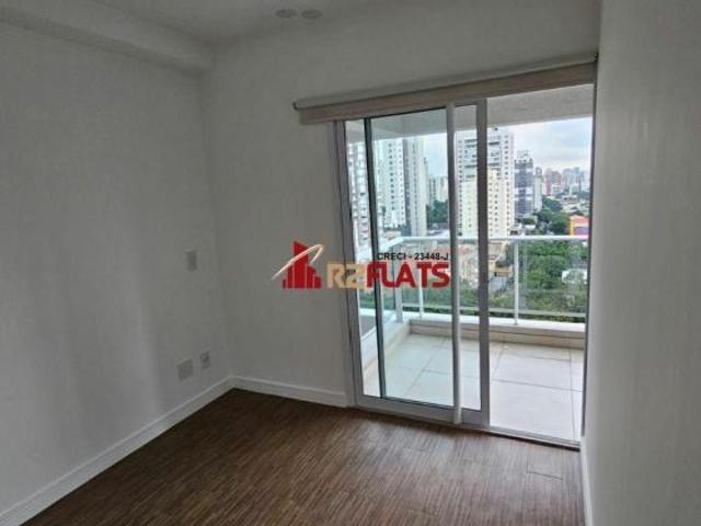 Flat com ótimo preço no bairro Campo Belo. Confira!