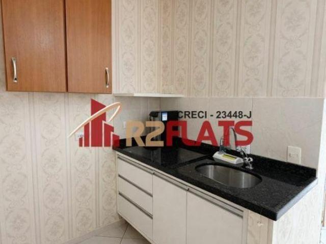 Flat com ótimo preço no bairro Campo Belo. Confira!