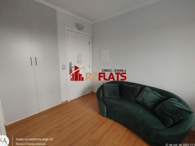 Flat com ótimo preço no bairro Campo Belo. Confira!