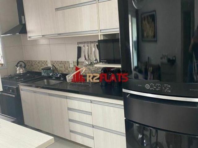 Flat com ótimo preço no bairro Campo Belo. Confira!