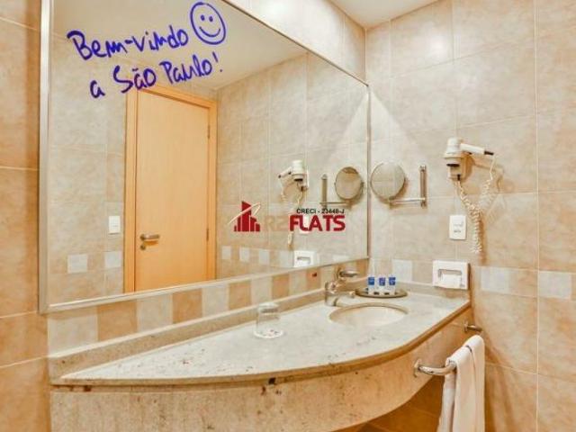Flat com ótimo preço no bairro Cidade Monções. Confira!