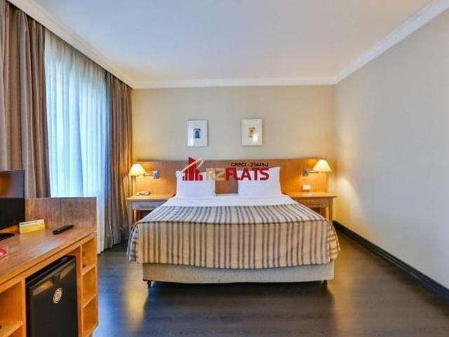 Flat com ótimo preço no bairro Cidade Monções. Confira!