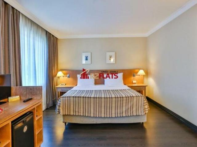 Flat com ótimo preço no bairro Cidade Monções. Confira!