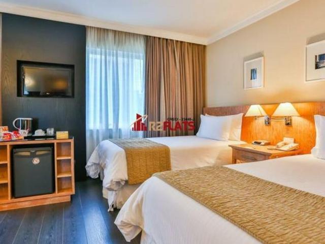 Flat com ótimo preço no bairro Cidade Monções. Confira!