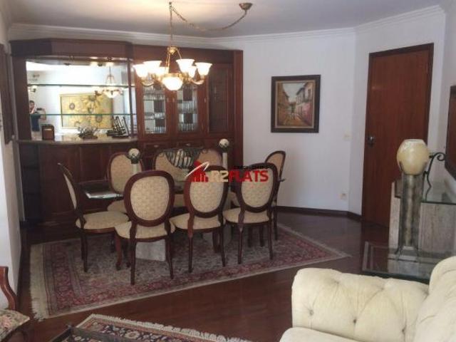 Flat com ótimo preço no bairro Moema. Confira!