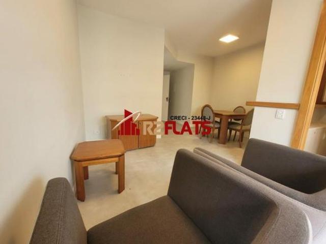 Flat com ótimo preço no bairro Pinheiros. Confira!