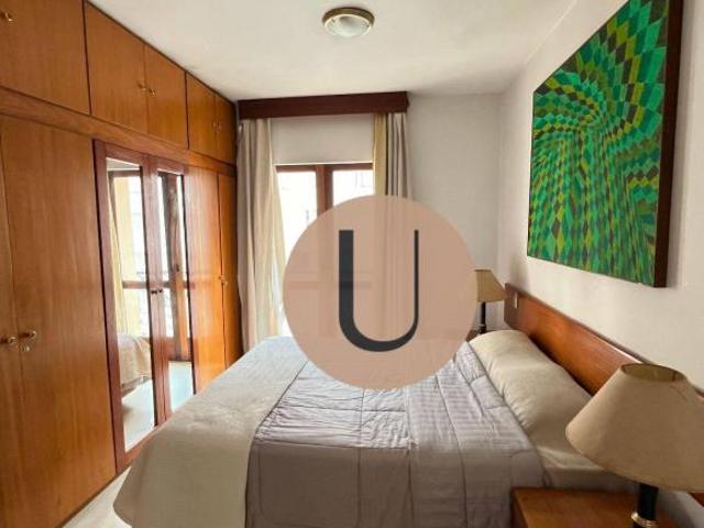 Flat completo nos Jardins. Amplo e iluminado com 1 suíte