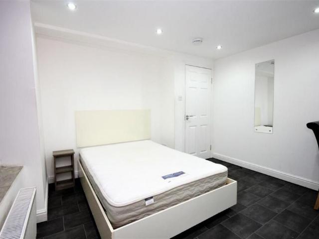 Flat, Connaught House, Mount Street, Preston
