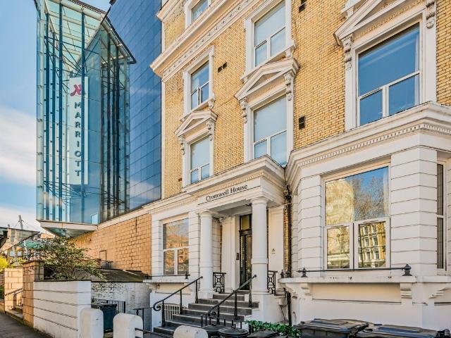 Flat, Cromwell Road, London SW5, Studio to rent, £1,668 pcm | PrimeLocation