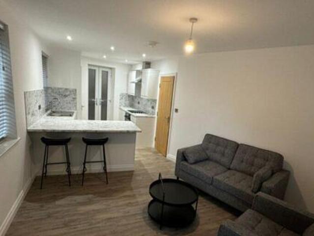 Flat,cross Maude Street, 2 Bedroom Apartment