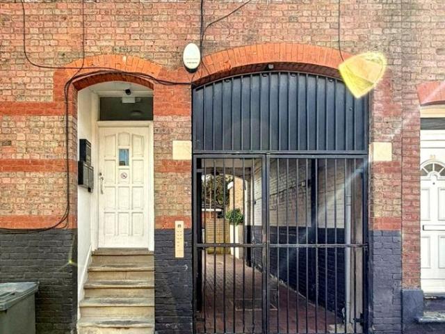 Flat, Dumfries House, Dumfries Street, Luton LU1, 1 bed flat to rent, £875 pcm | PrimeLocation