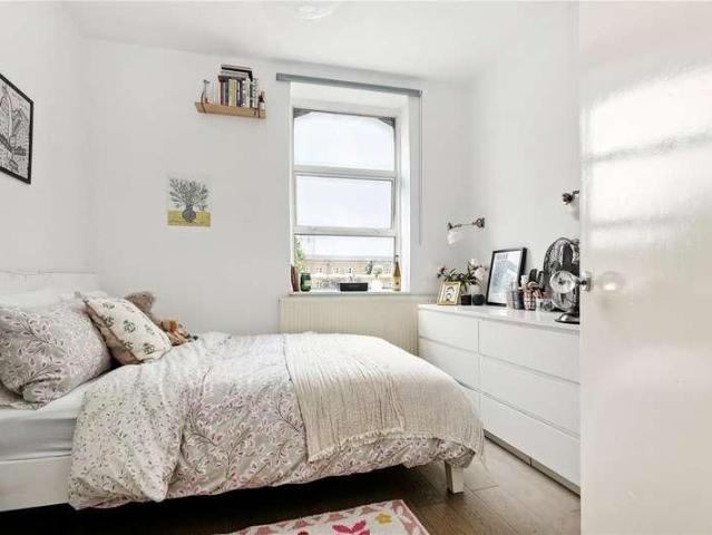 Flat D, Cheshire Street, London, E2