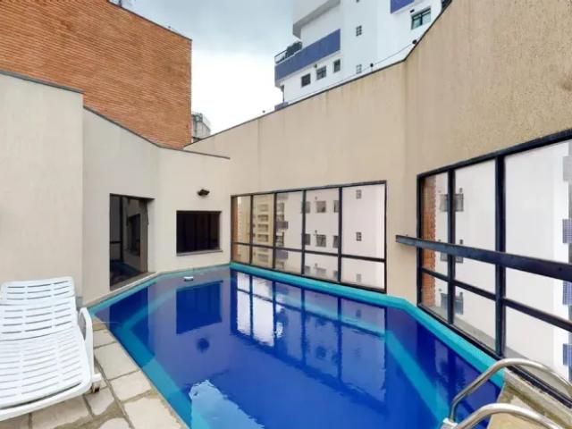 Flat de Alto Padrão em Moema – Reformado, Mobiliado e com Varanda Gourmet
