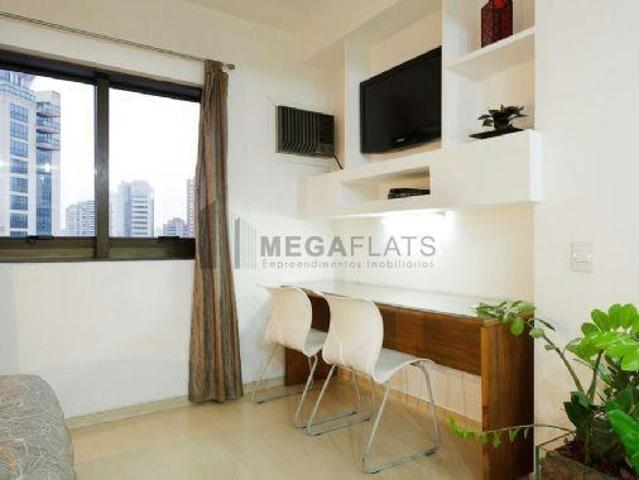 Flat de 01 dormitório para locação em Moema Q.I