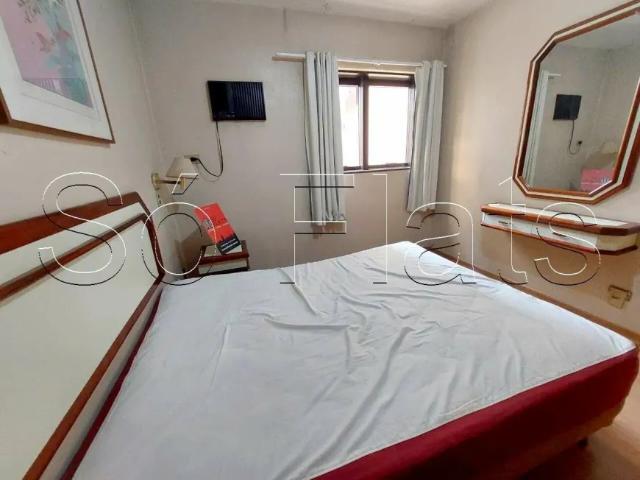 Flat disponível para locação mobiliado com serviços com 1 dormitório e sala com varanda no Jardins